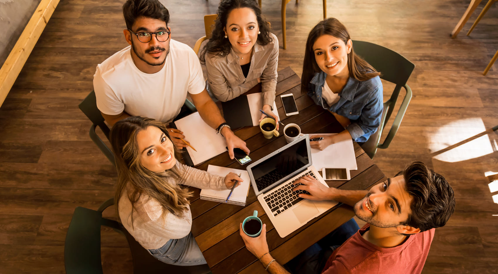 Υπηρεσίες Φοιτητών - NOMIKI BIBLIOTHIKI College